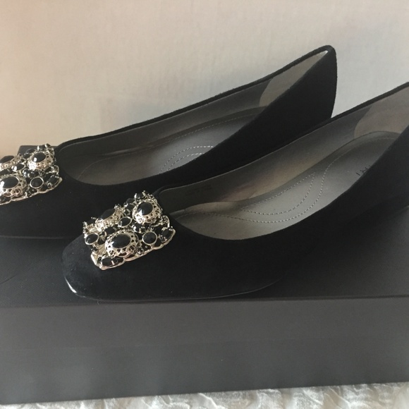 Tahari | Shoes | Tahari Black Embellished Suede Pumps Size 8m New ...